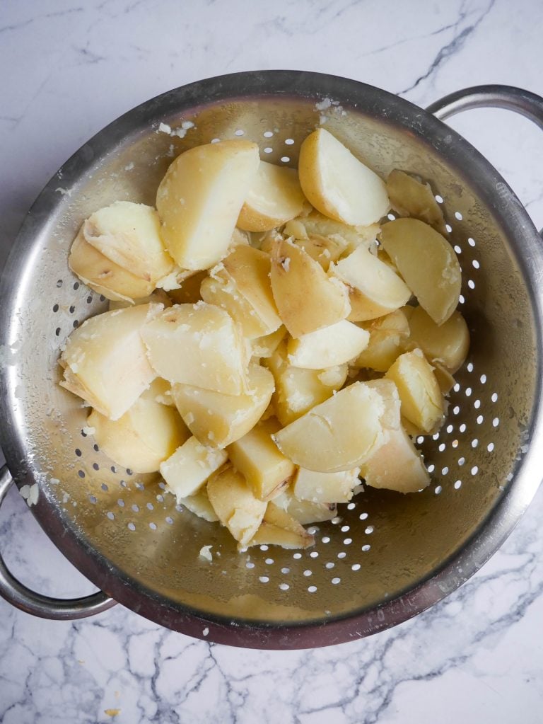 Garlic Confit Crispy Roasted Potatoes - Daen's Kitchen