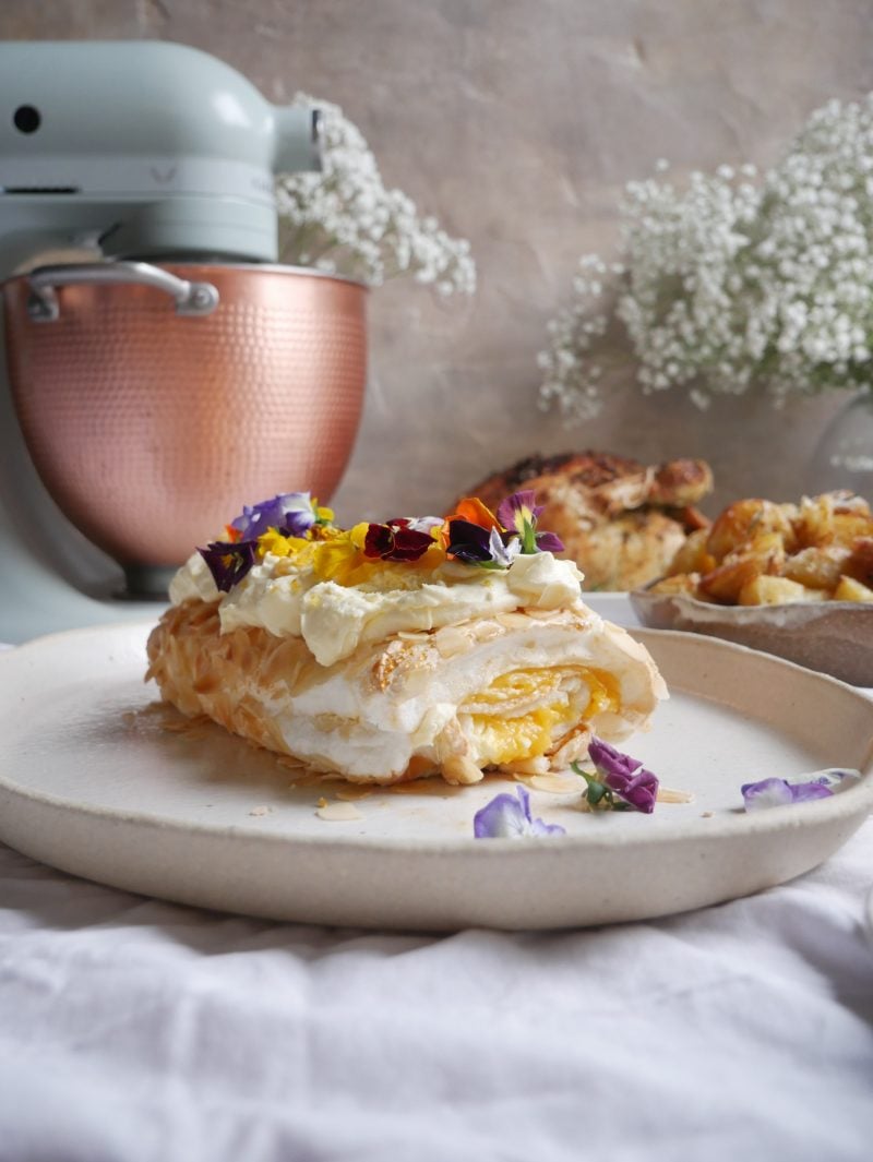 Lemon Curd Meringue Roulade - Daen's Kitchen