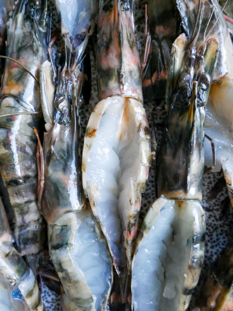 Garlic Confit Butter Butterflied BBQ Prawns - Daen's Kitchen