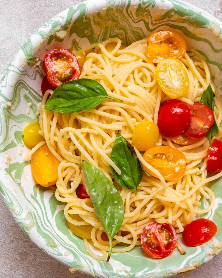 No cook tomato pasta - Daen's Kitchen