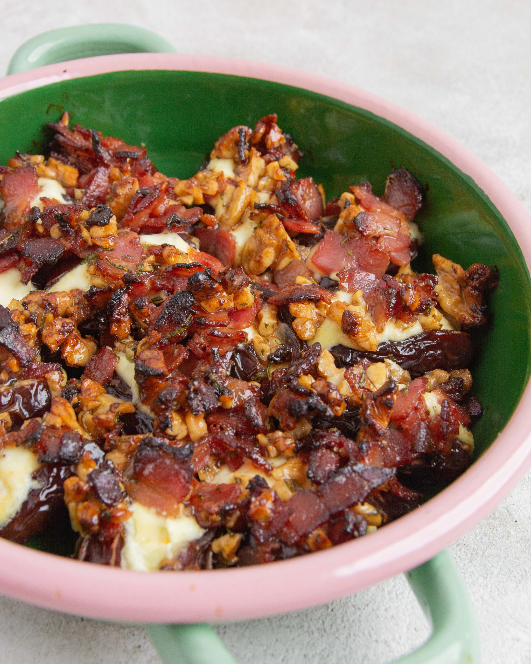 Goats cheese stuffed dates - Daen's Kitchen