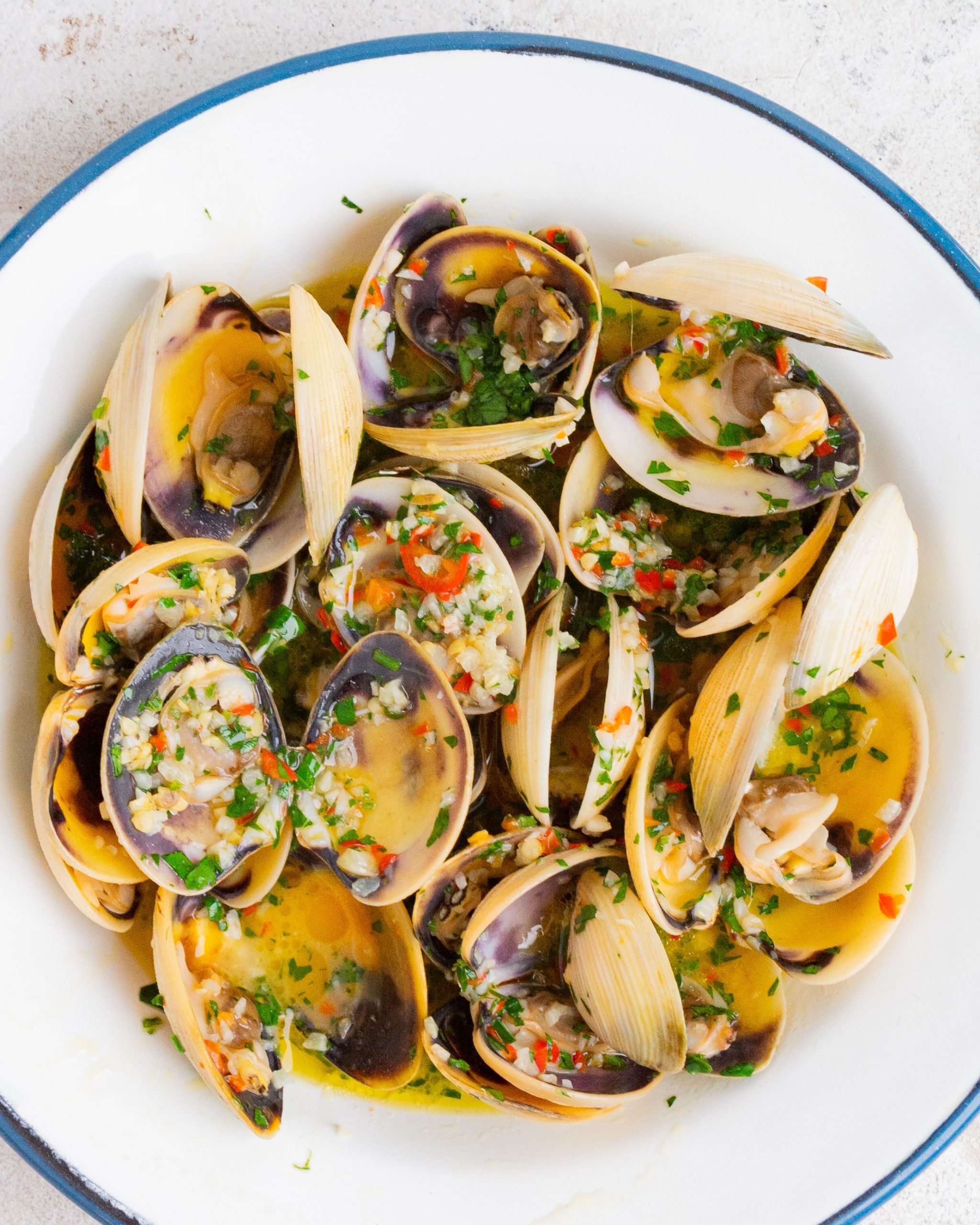 Garlic butter Clams (pipis) - Daen's Kitchen