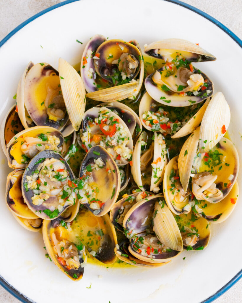 Garlic butter Clams (pipis) - Daen's Kitchen