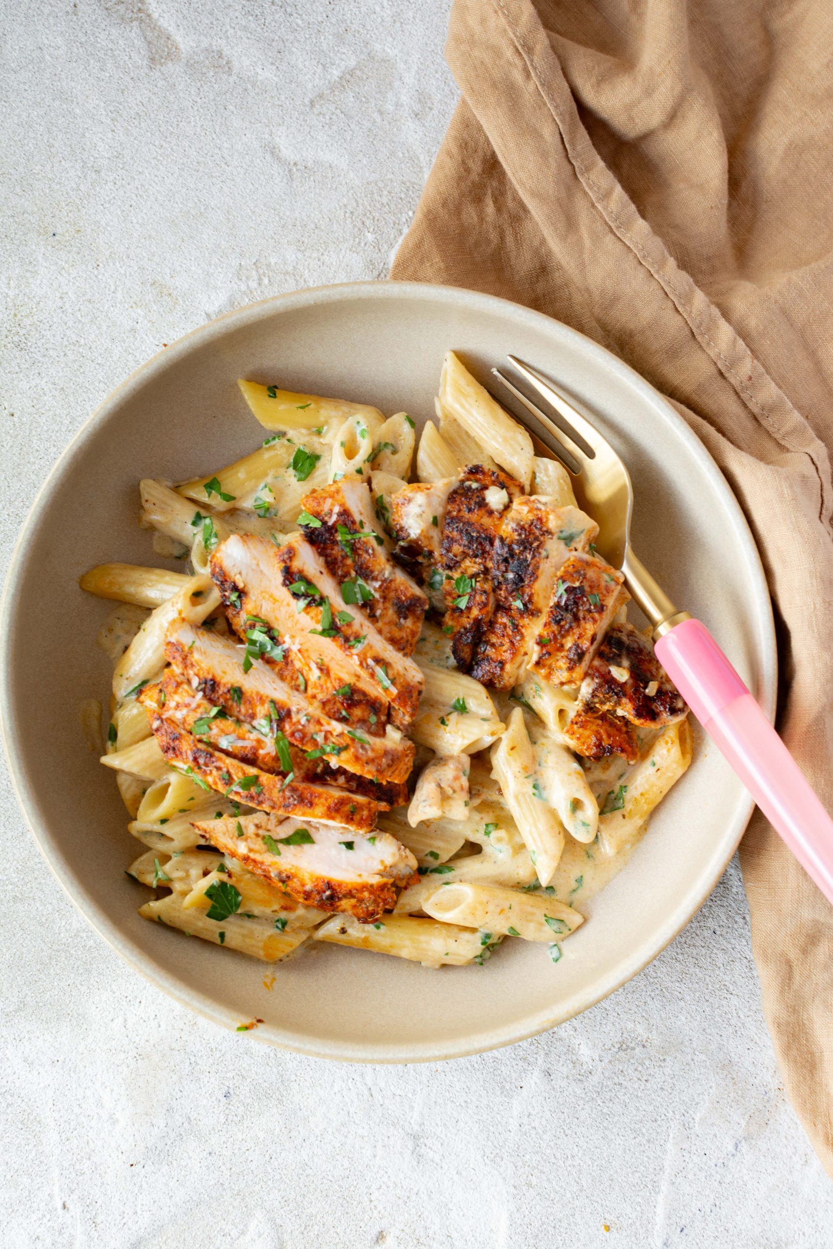One Pan Creamy Chicken Alfredo - Daen's Kitchen