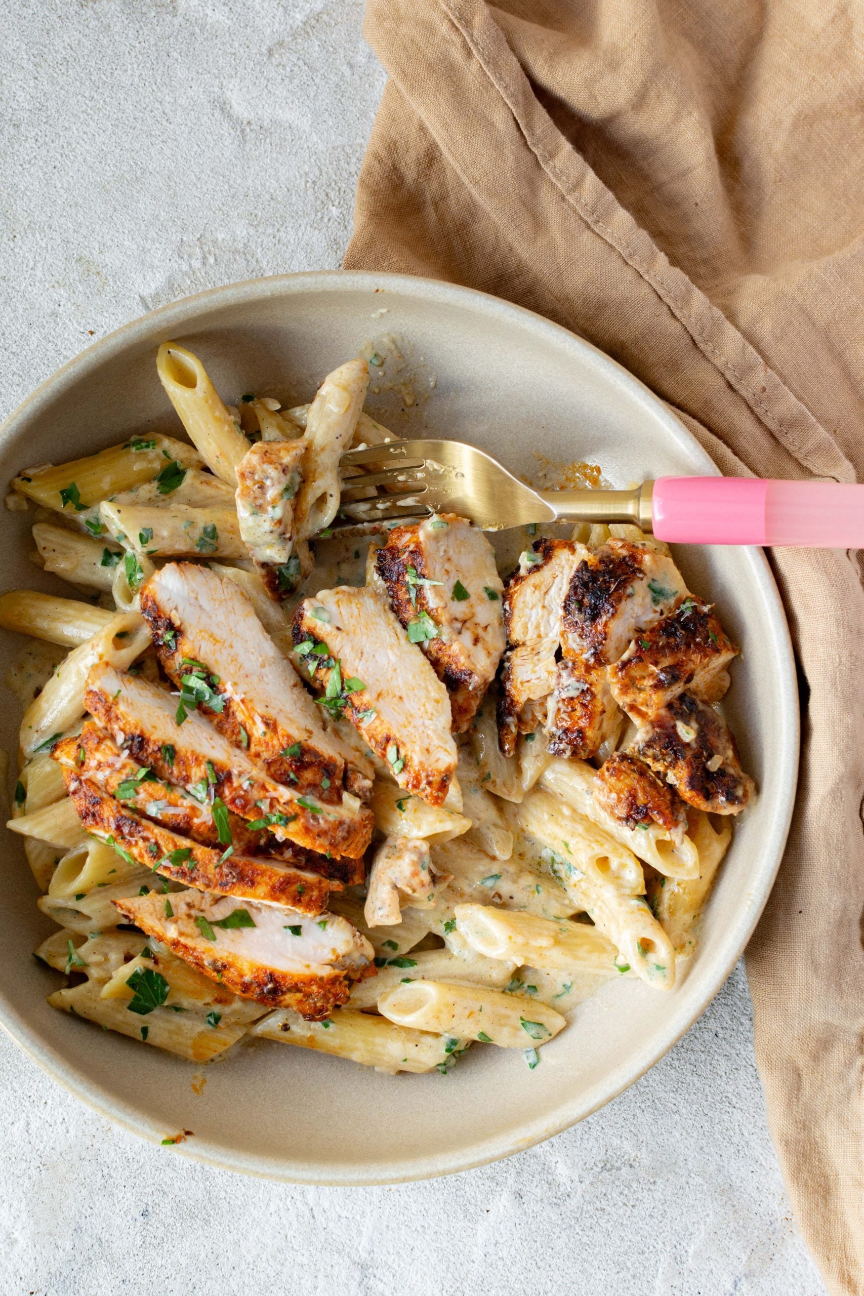 One Pan Creamy Chicken Alfredo - Daen's Kitchen
