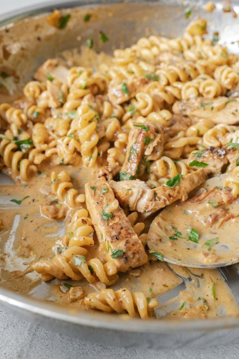 Creamy Rotini Chicken Pasta Recipe - Daen's Kitchen