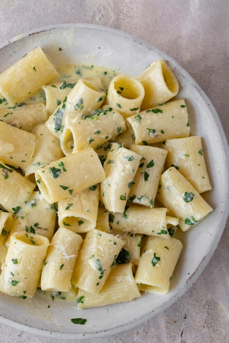 Creamy Garlic Butter Pasta - Daen's Kitchen