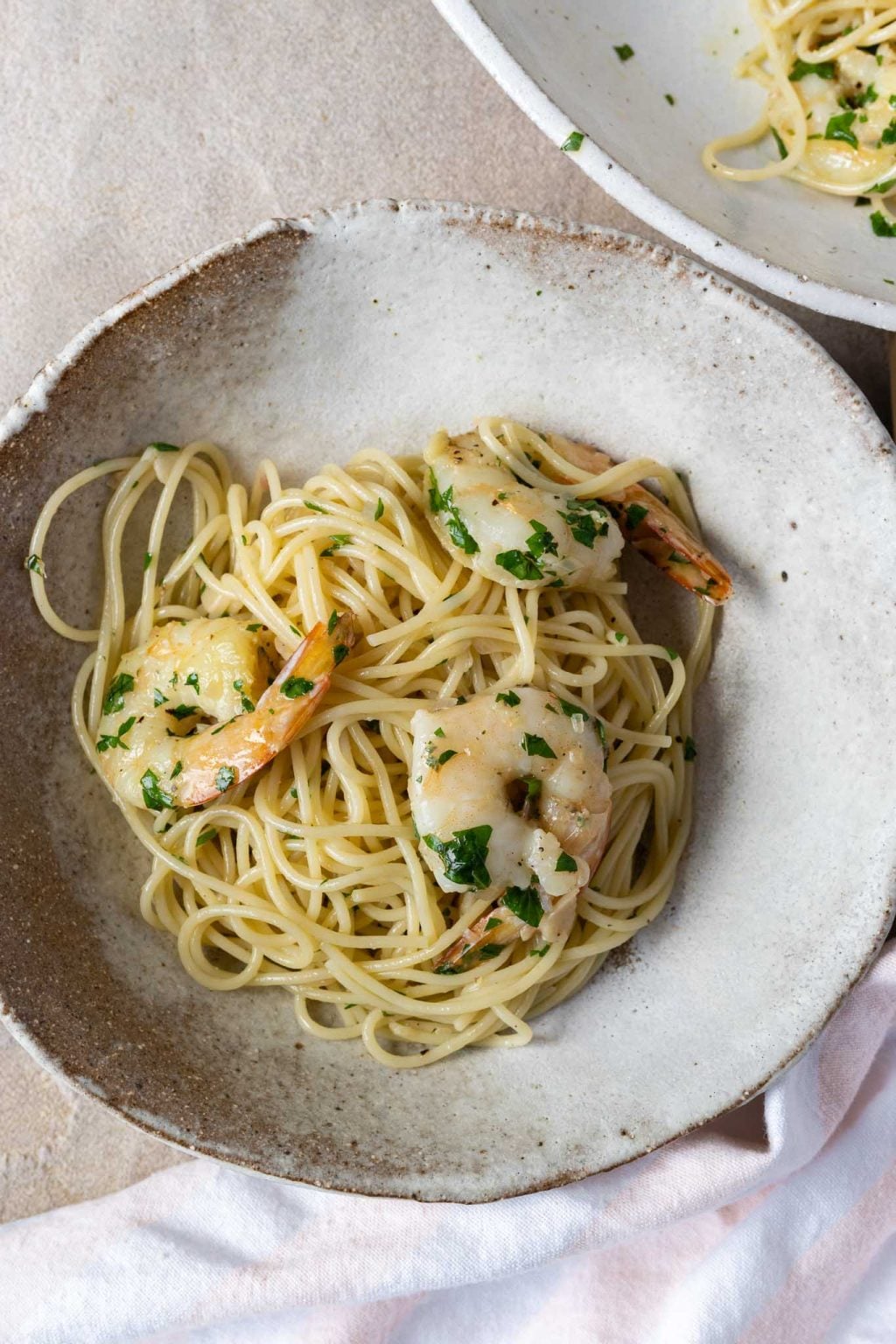 Garlic Butter Prawn Pasta - Daen's Kitchen