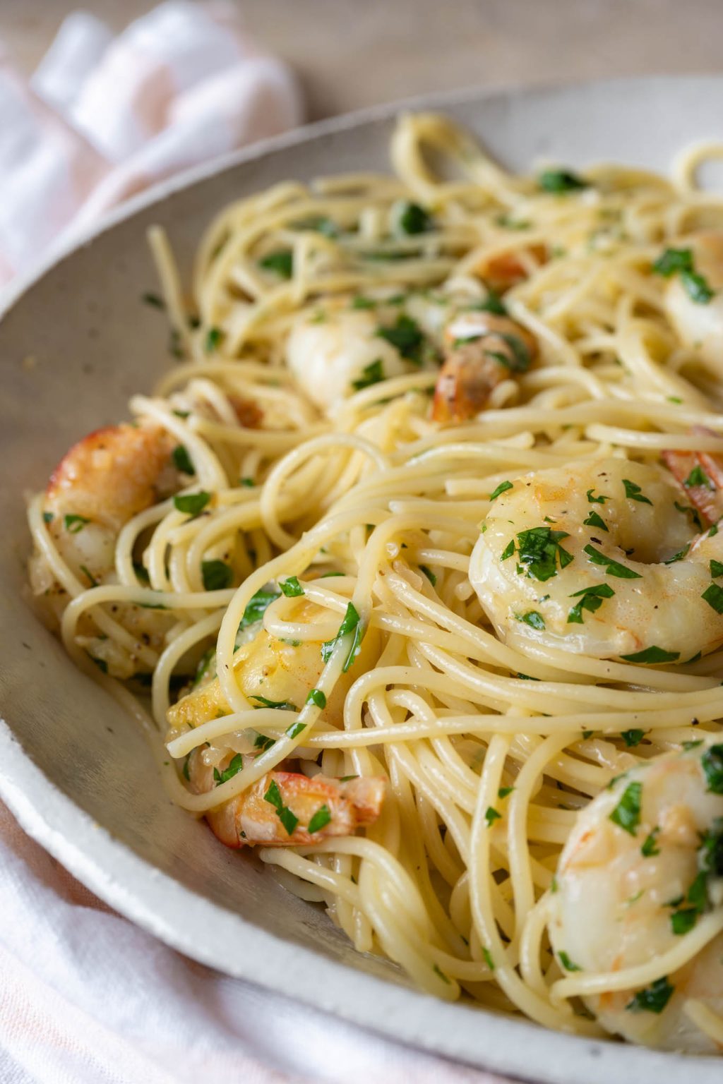 Garlic Butter Prawn Pasta - Daen's Kitchen