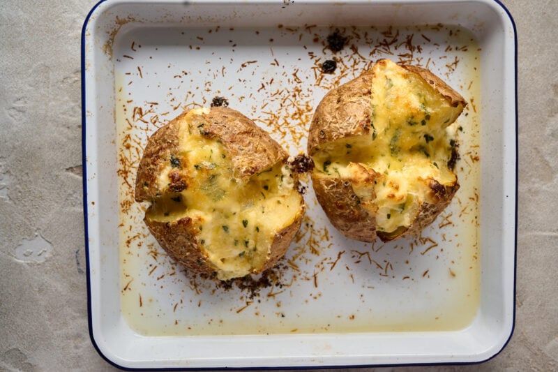 Garlic and Cream Cheese Baked Potatoes - Daen's Kitchen