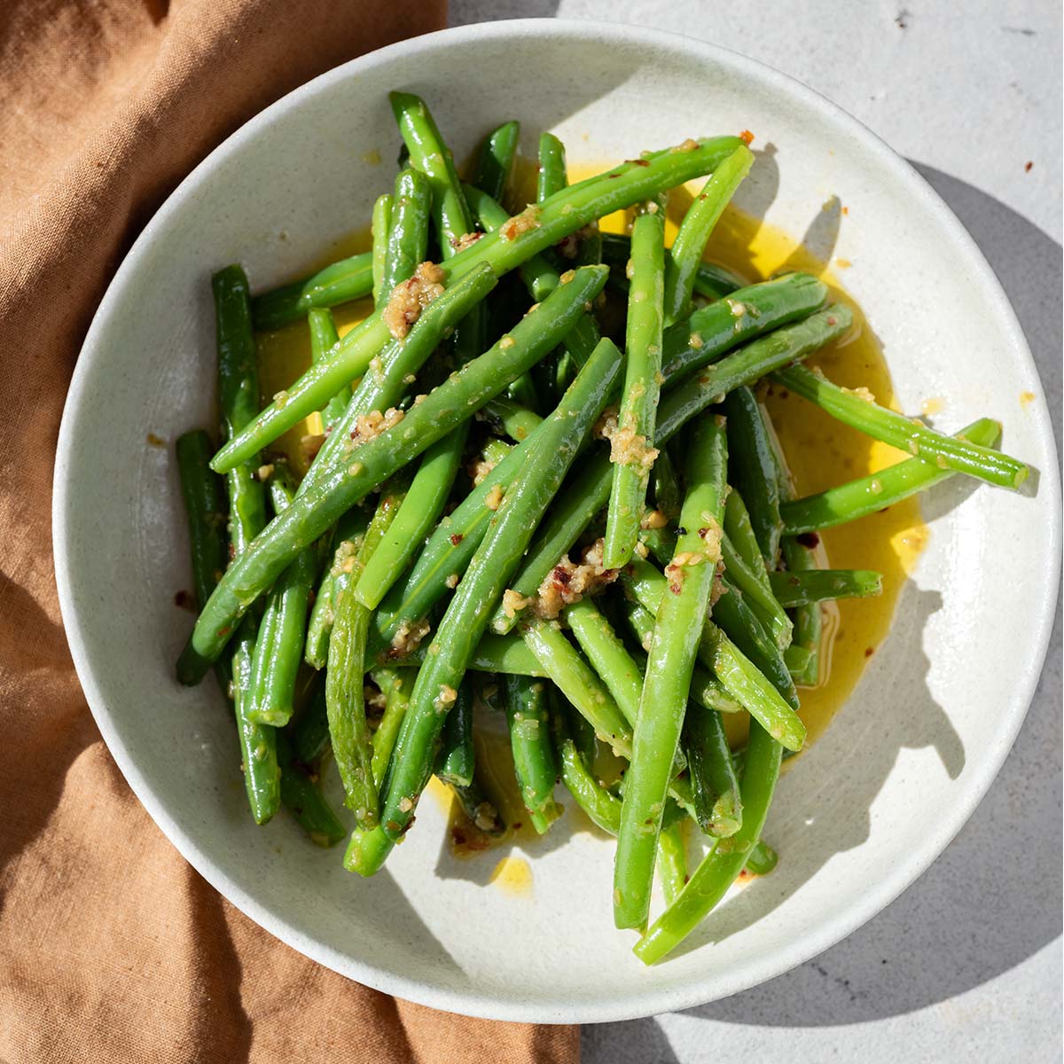 Garlicky Green Beans - Daen's Kitchen