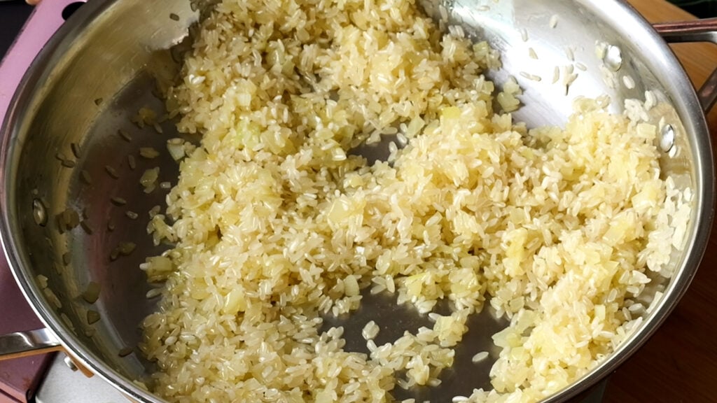 Risotto Alla milanese (Saffron risotto) - Daen's Kitchen