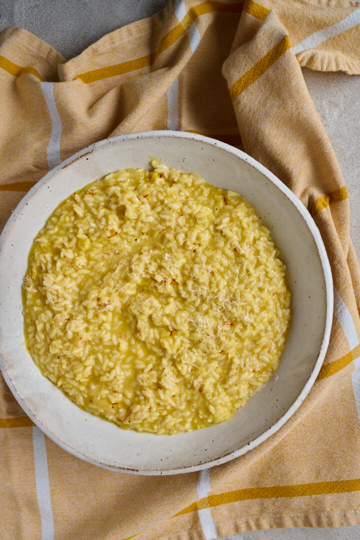 Risotto Alla milanese (Saffron risotto) - Daen's Kitchen